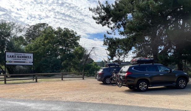 Camping at Lake Sambell Caravan Park, Beechworth